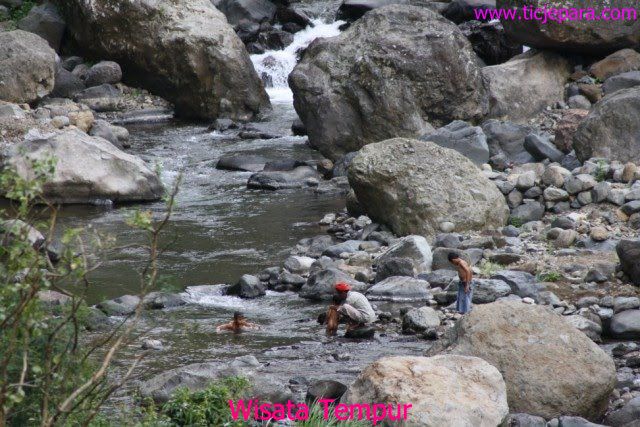 desain: Wisata Tempur